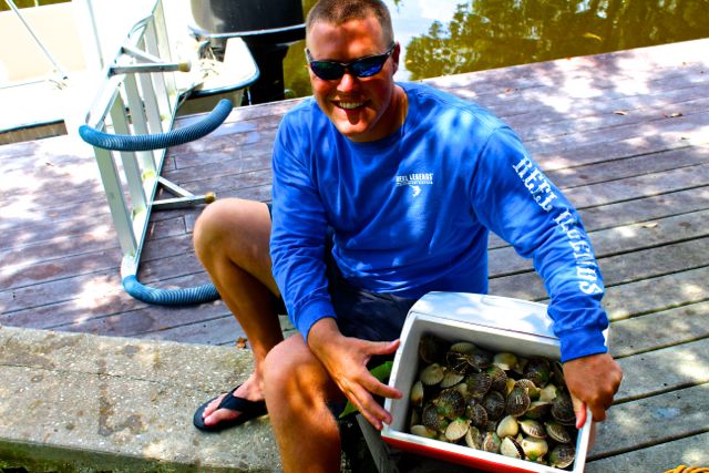 Scalloping Crystal River: How to Catch Scallops | The Trading Travelers